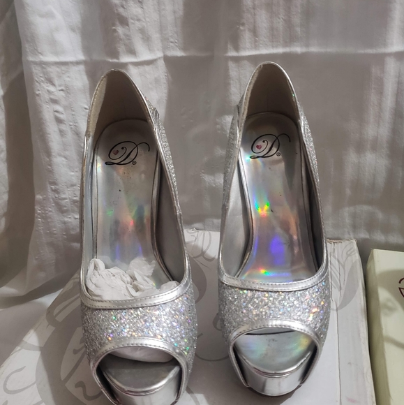 Shi by JOURNEYS | Shoes | Heels | Poshmark